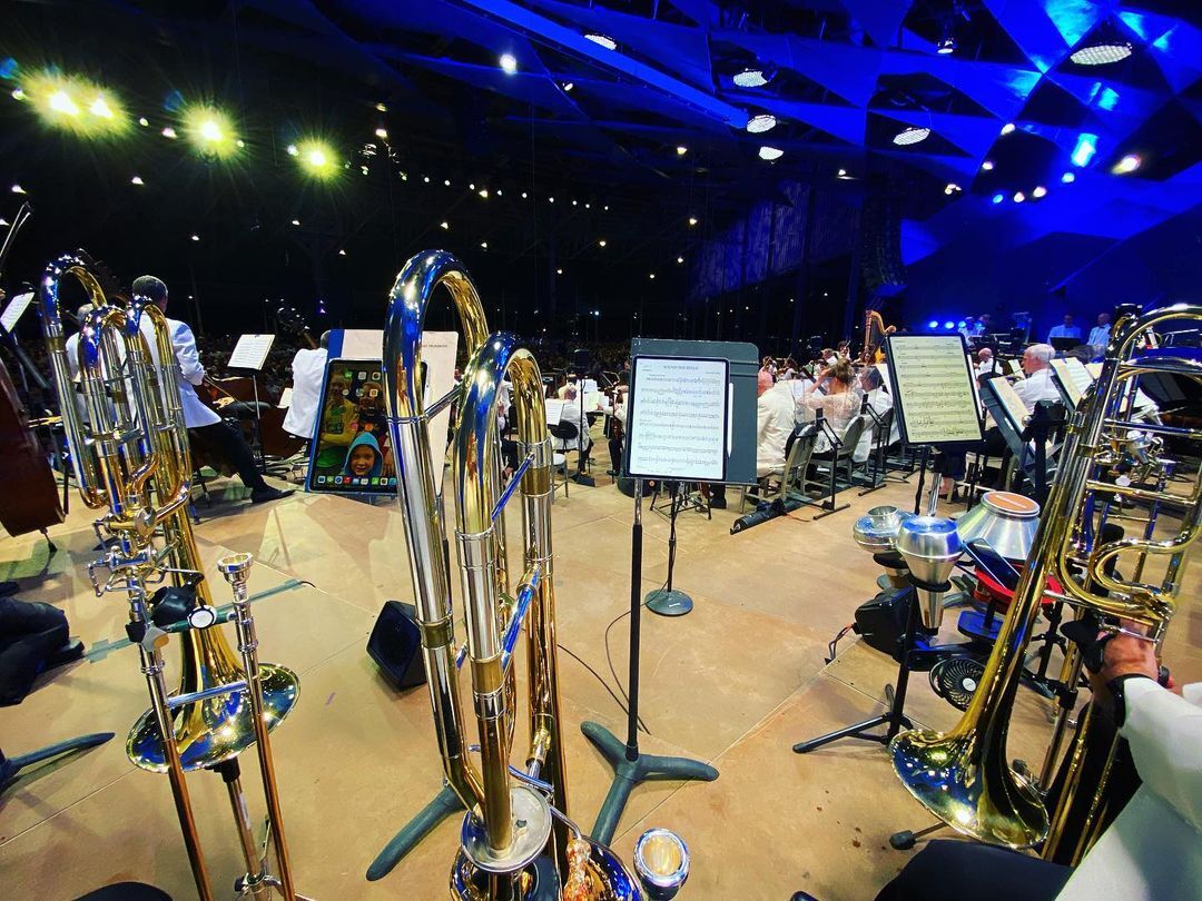 Flic on stage: How a smart button assists the performances of a brass ...